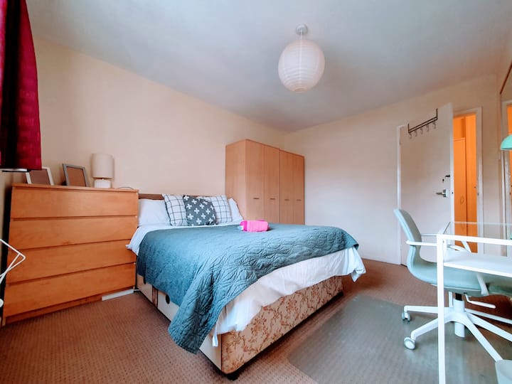 Spacious Bright Room By A Park In Five Ways - Birmingham