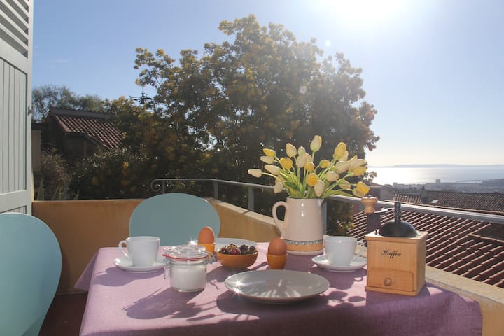 Echappée Romantique Au Coeur Du Village - Le Lavandou