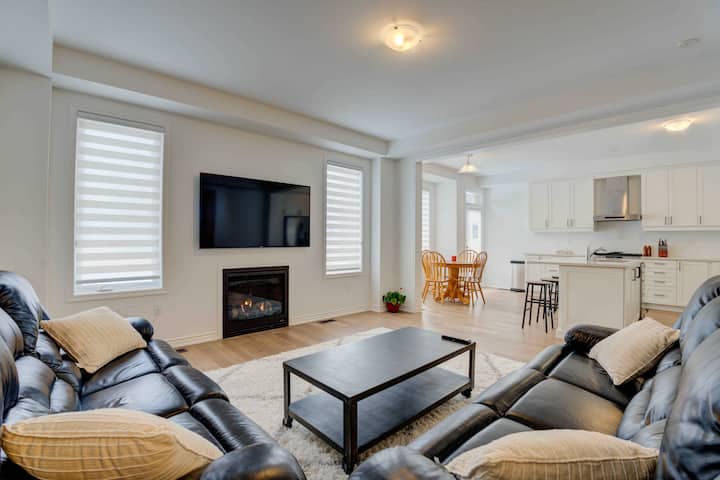 Just Like Home- Brand New 4 Bedroom Home - Pickering