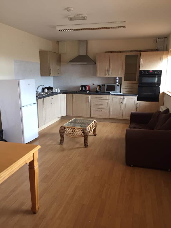 Apartment On Open Pet Farm - Knock