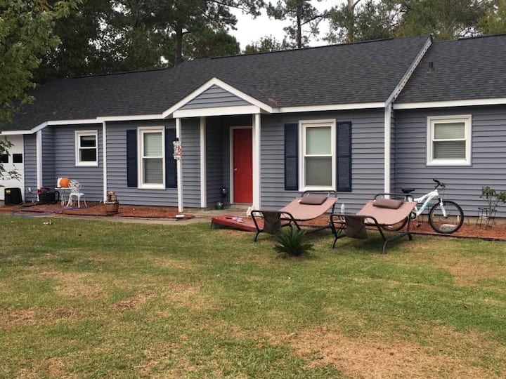 Coastal Retreat: Private Entrance - Morehead City, NC