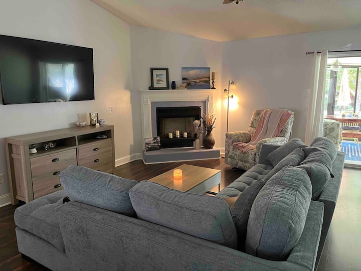 Emerald Coast House. Pool/ 6 Min To Beach - Navarre, FL