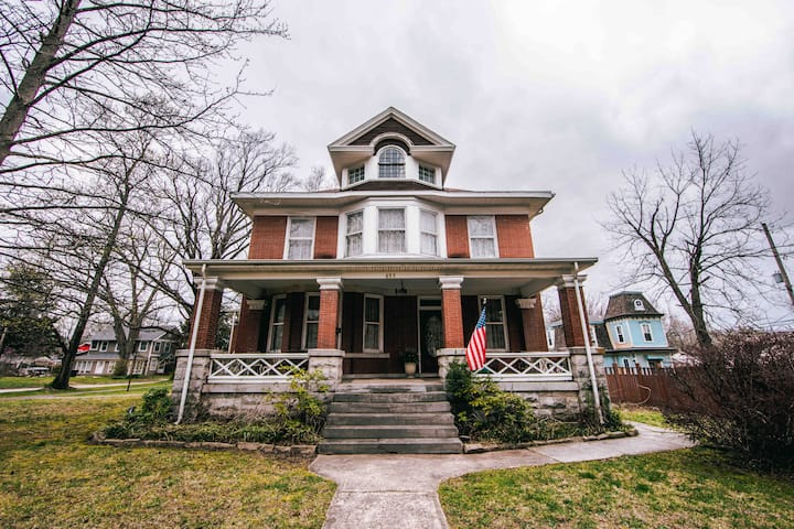 The Juhre House - Beaver Lake, AR