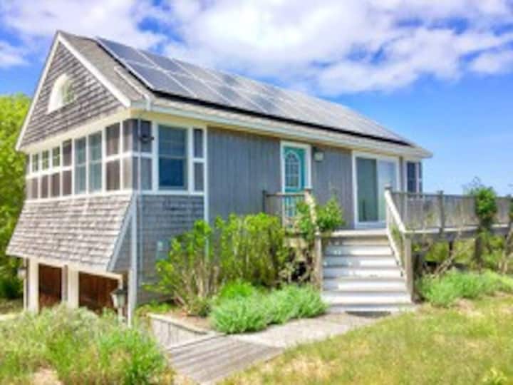 Oceanview Beachwalk Cottage - Chilmark, MA