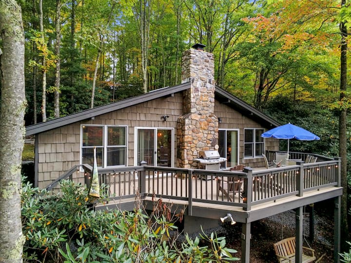 Pet-friendly Cozy Cabin With Deck & Fireplace - Beech Mountain