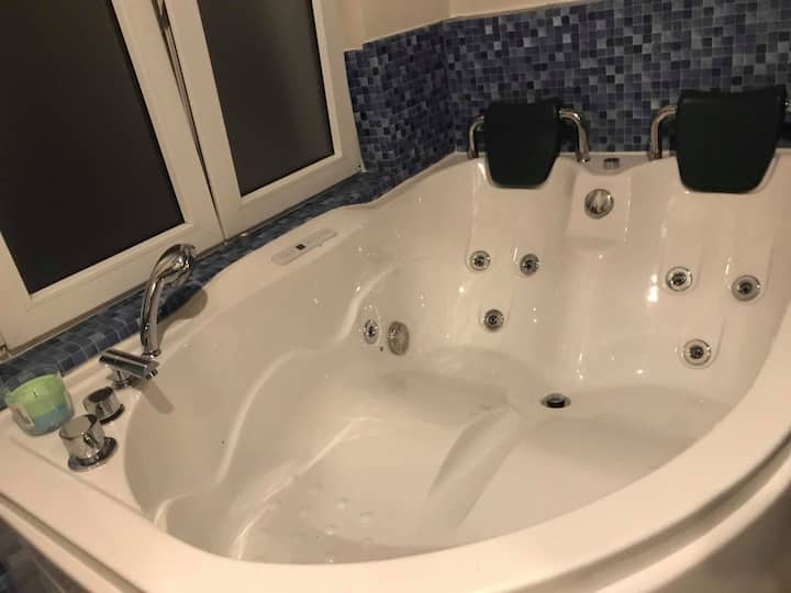 Duplex Sauna Jaccuzi Au Centre De Bruxelles - Jette