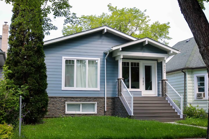 Inviting Stay In A Prime Location! - Winnipeg