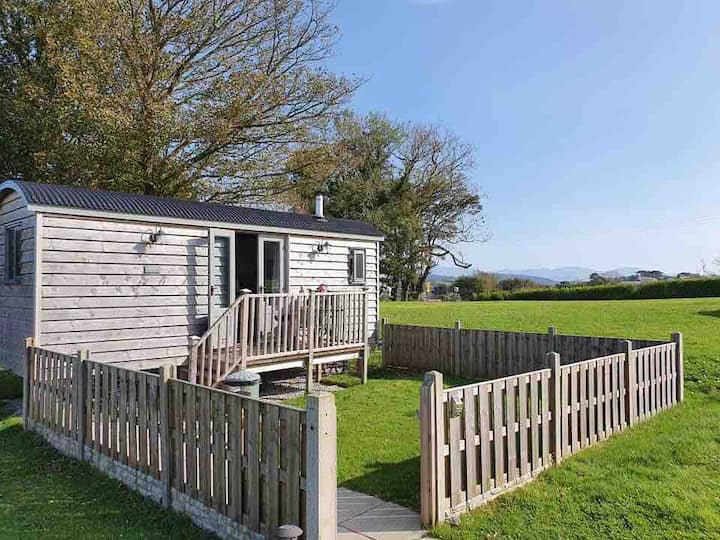 Benllech Shepherds Huts, Anglesey (Cassie) - Moelfre