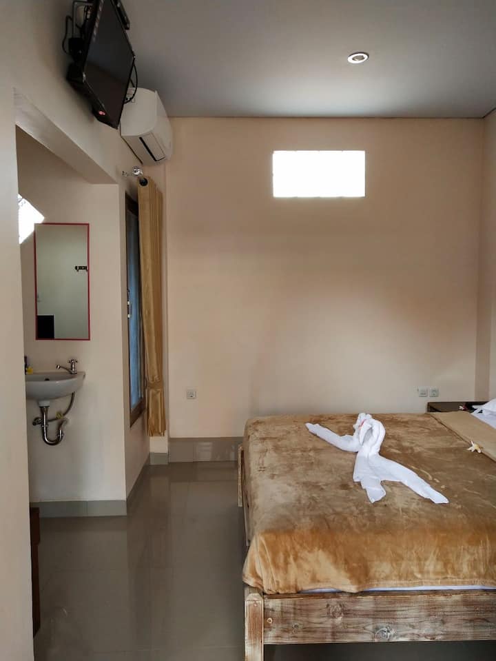 Lidah Lokal Singaraja Triple Bedroom With Balcony - Bali