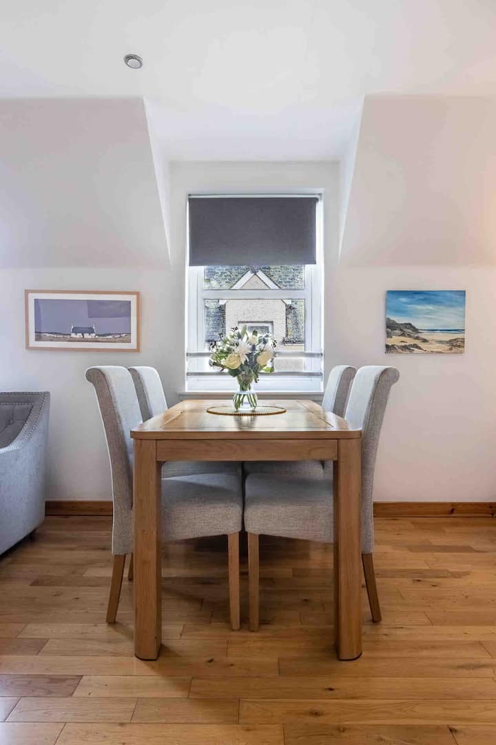 The Rooftops Reservation • Central Apt • Parking - Inverness