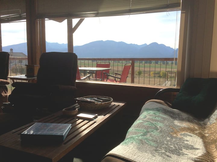 Eagle Nest Cabin At Wilderness Spirit Cabins - Corvallis, MT
