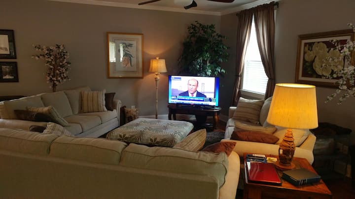 King Bed - Mt Pleasant - The Battery - Charleston, SC