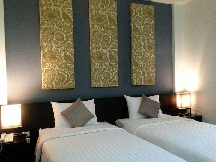 Large Comfortable Beautiful Hotel In A Local Area - Chiang Mai