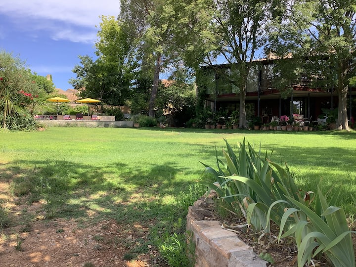 Les Eglants: Un Air De Campagne En Ville - Montpellier