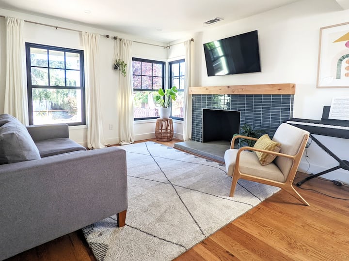 Renovated 2br Bungalow W/deck - Great Location! - Oakland, CA