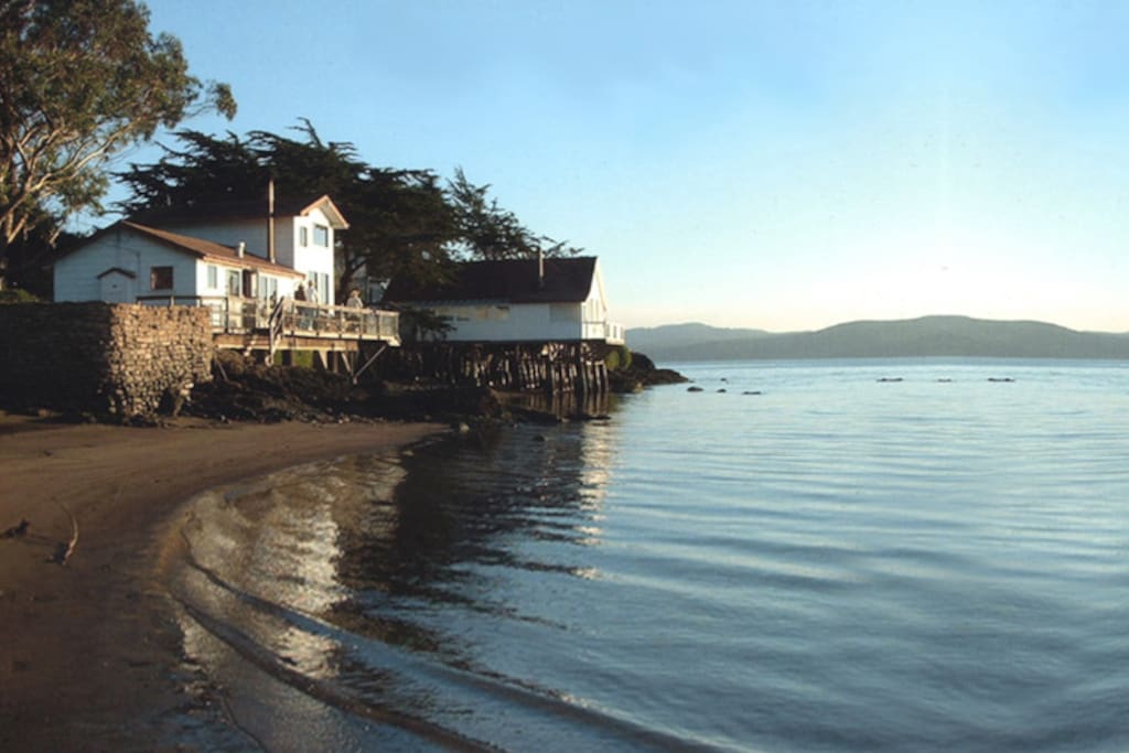 Bleu Bay Beach Cottage - Houses for Rent in Marshall, California ...