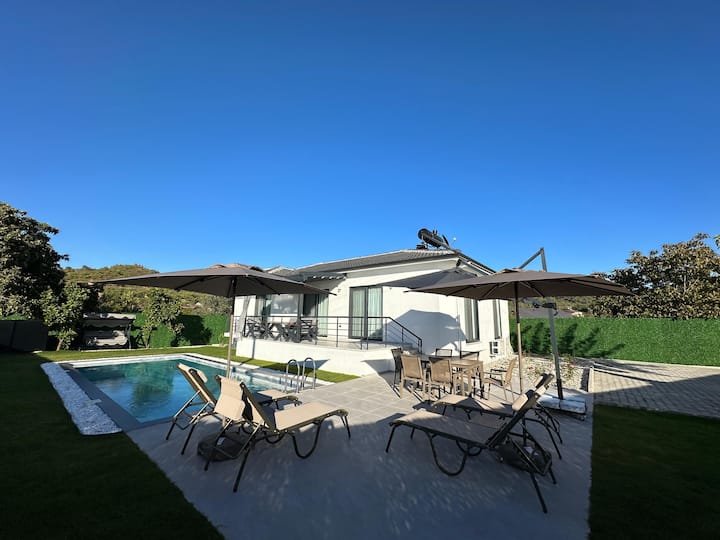 Villa Daffodil Merkeze Yakın Tam Korunaklı
Fethiye - Fethiye