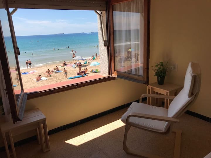 El Faro Apartaments Platja Llarga - Tarragona - タラゴーナ