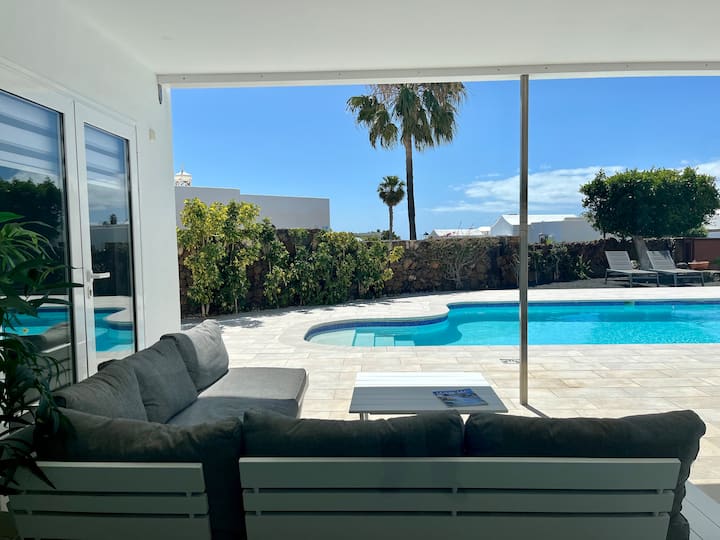 Villa Infinity Exclusive With Private Pool - Puerto del Carmen