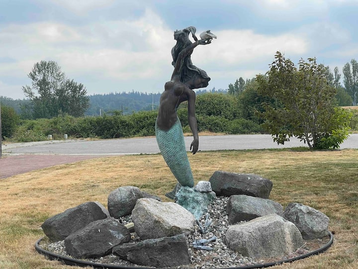 Mermaid Crossing - Spacious 1 Queen Bedroom Suite - Tsawwassen