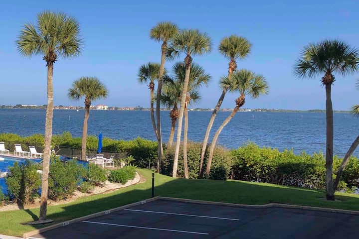 A Beautiful Waterfront View Condo With Boat Slip - Melbourne, FL