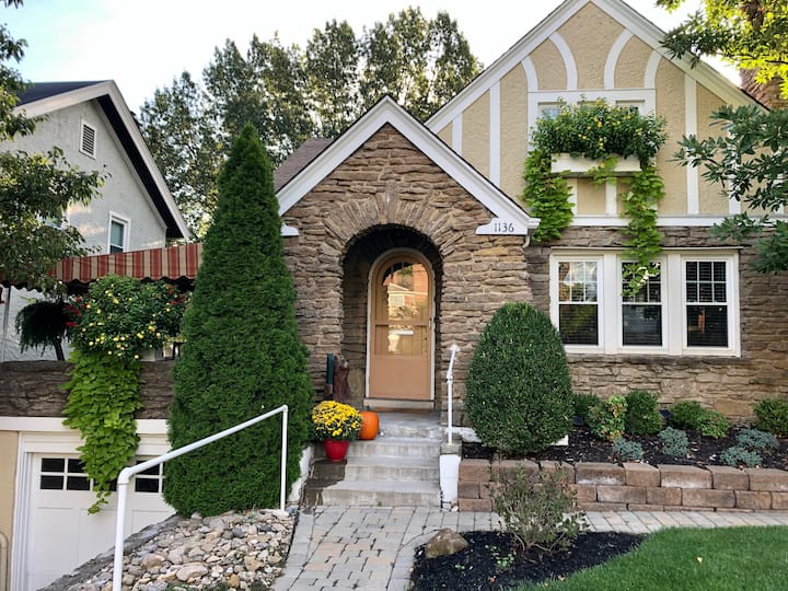 Charming 5 Star Home In Upscale Hyde Park! - Cincinnati, OH