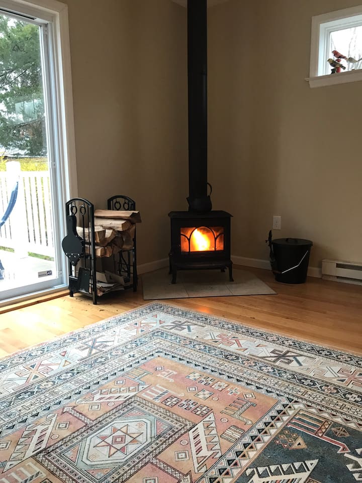 Clean & Quiet 2 Bedroom W/office-dog Friendly - Mystic, CT