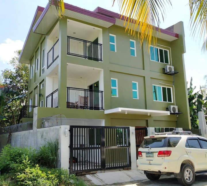 2-bedroom Apartment | Wi-fi | Airconditioned Rooms - Silay City