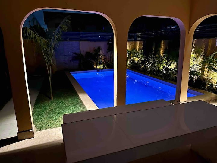 Lukas Garden House Accra Private Pool,jacuzzi &Gym - Accra
