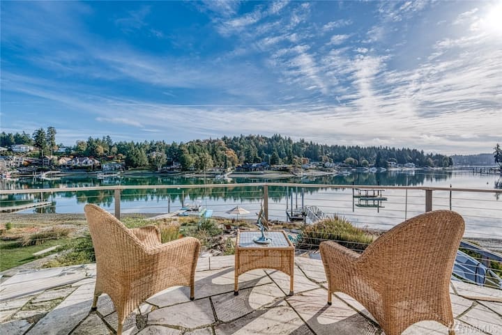 Waterfront High End Home-dock, Hot Tub Fun - Gig Harbor, WA