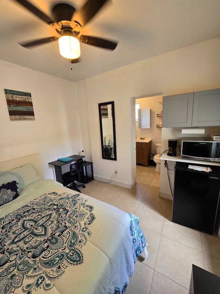 Cozy Studio Near Mia Airport - ハイアリア, FL