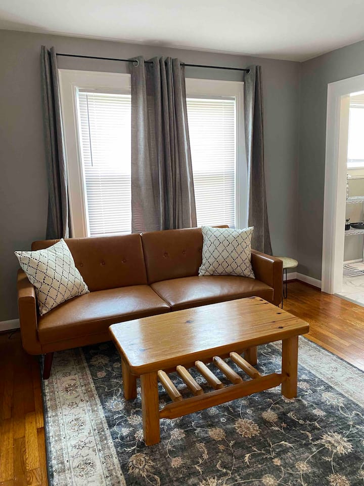 Roosevelt Avenue Apartment - Charleston, WV