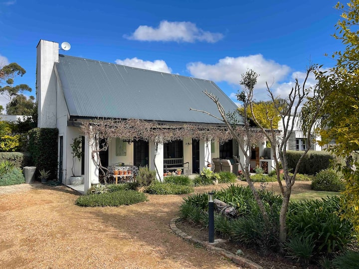 Greyton Country Pod Style House In Magical Garden - Greyton
