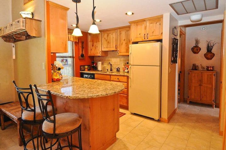 Condo In Downtown Frisco. Walk To Trails Or Town! - Frisco, CO