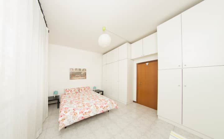 Silent 3-rooms Apartment A Few Steps From Old Town - Bologne