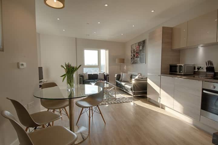 Luxury One Bedroom Apartment In Croydon Center - Croydon, UK