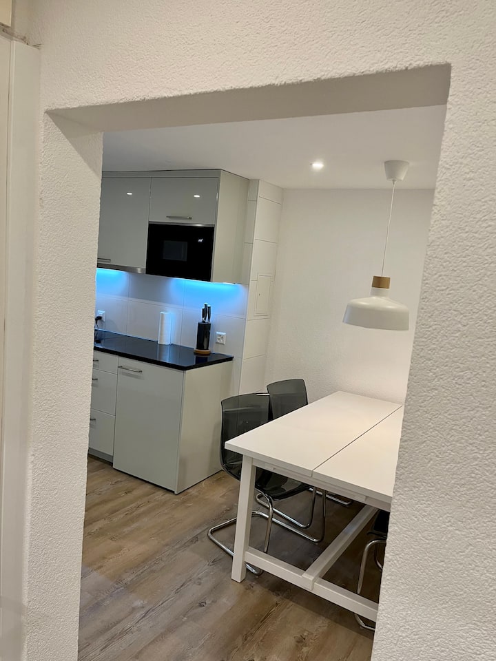Sunny Room In Shared Flat, 3 Min To Bern Station - スイス