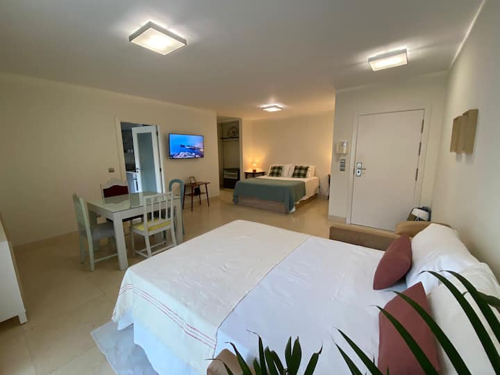 Apartamento T0, Confortável E Silencioso - 馬德拉