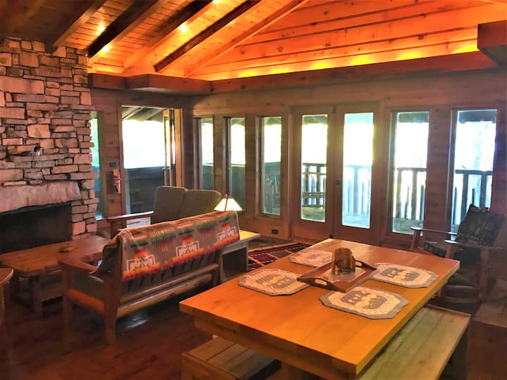 Drummond Island Resort 2 Bdr Sparky Anderson Cabin - Drummond, MI