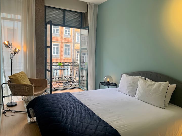 Mouzinho: Historic Center, 2 Bedrooms, Workspace - Porto