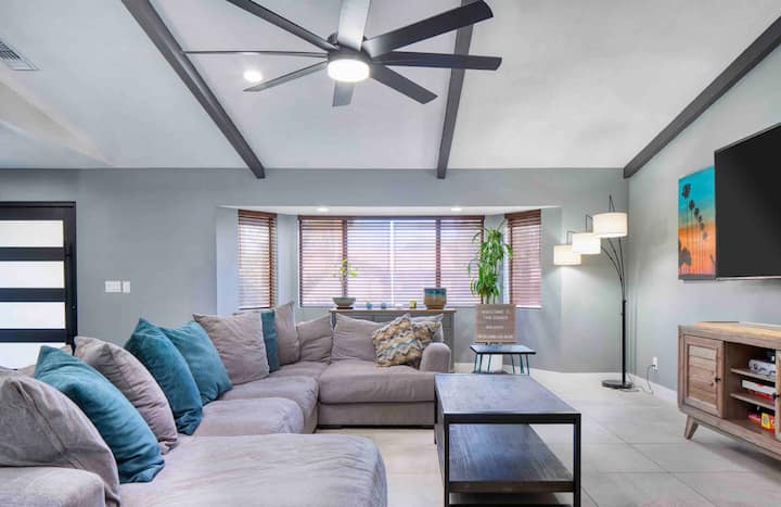 The Dunes: Heated Saltwater Pool, Game Room, Bbq - Bermuda Dunes, CA