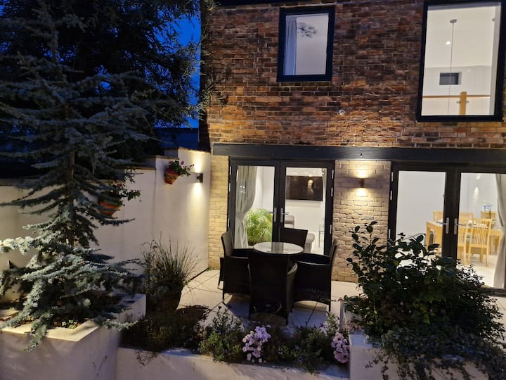 The Old Hay Store, Ely. - Ely