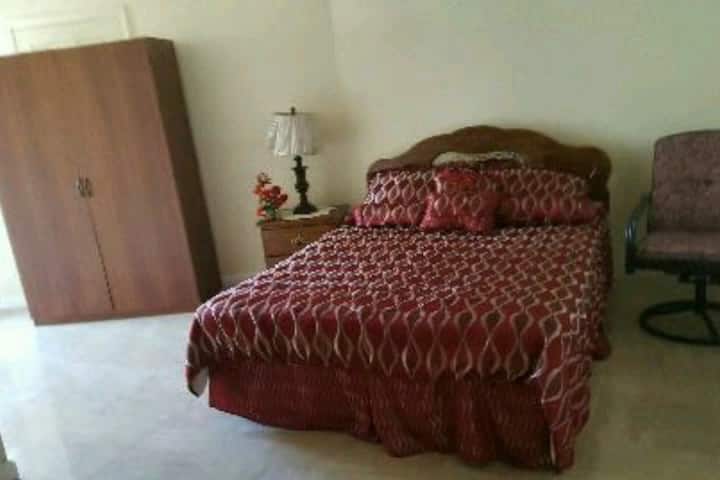 Big Master Br In Very Nice Relaxing Home, Tv,etc - Santa Maria, CA