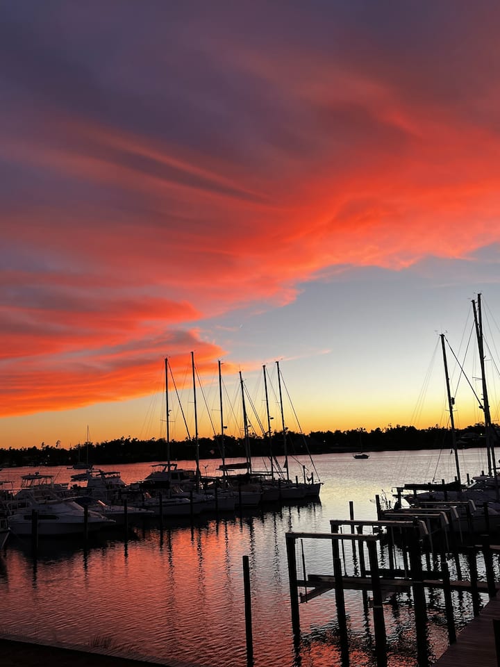 Serenity On The Bayou-snug Harbor. Sail Away - パナマ・シティ, FL