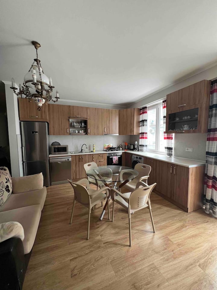 3 Bedroom Aparatment For Rent In Batumi - 巴統