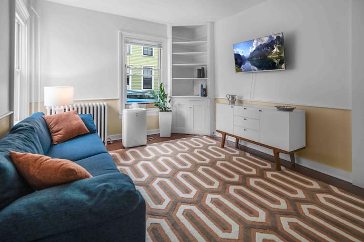 Downtown Apartment W Free Parking - Ithaca, NY