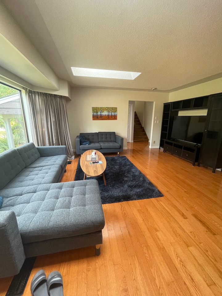 Private Room W/ Shared Washroom - Tsawwassen
