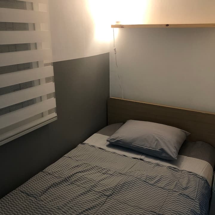 부산대역 빨간벽돌집 2호 - Busan