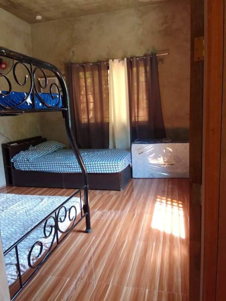 Safiya's Transient House - Calatagan