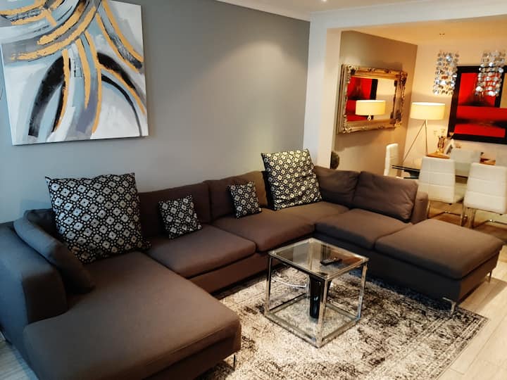 3 Double Bed House 2022 - Enfield, UK